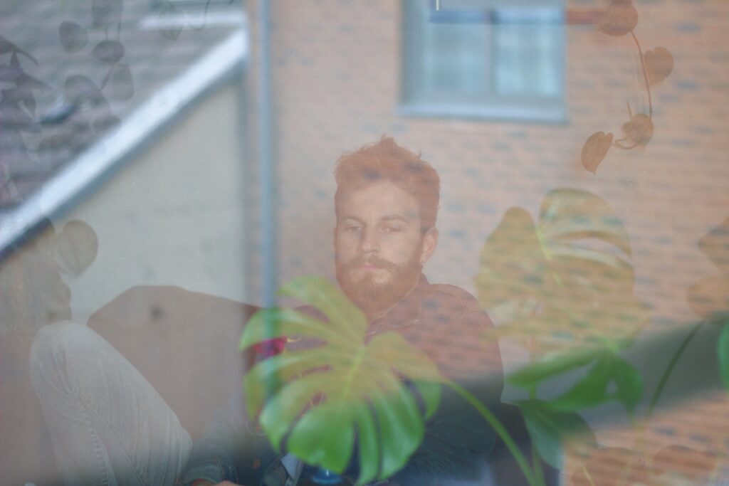 HENRIO Set To Release Beautiful Folk Debut Track 'Moonglow (I Could ...